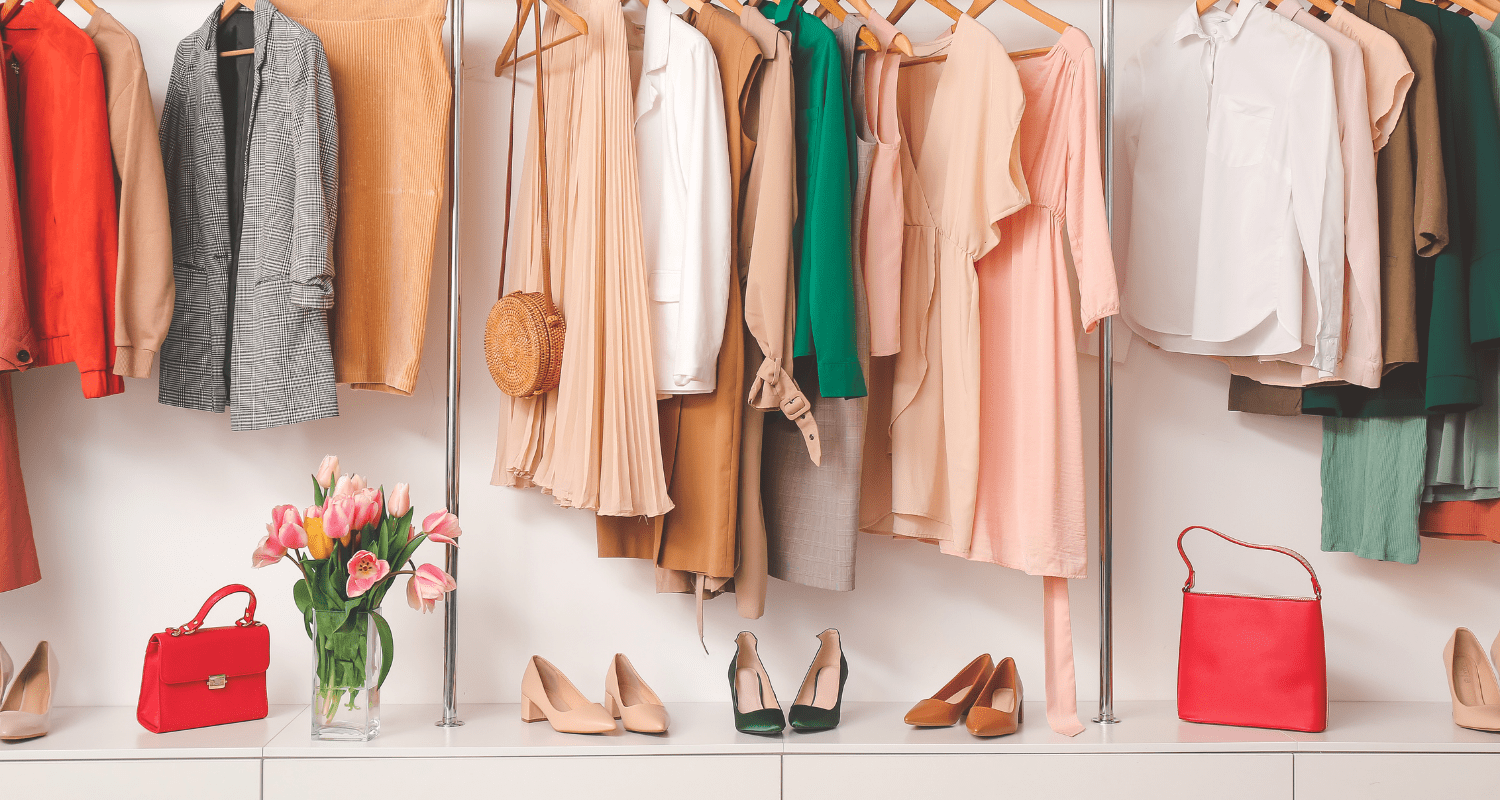 How to Look Polished when Short & Curvy (with easy outfit ideas)